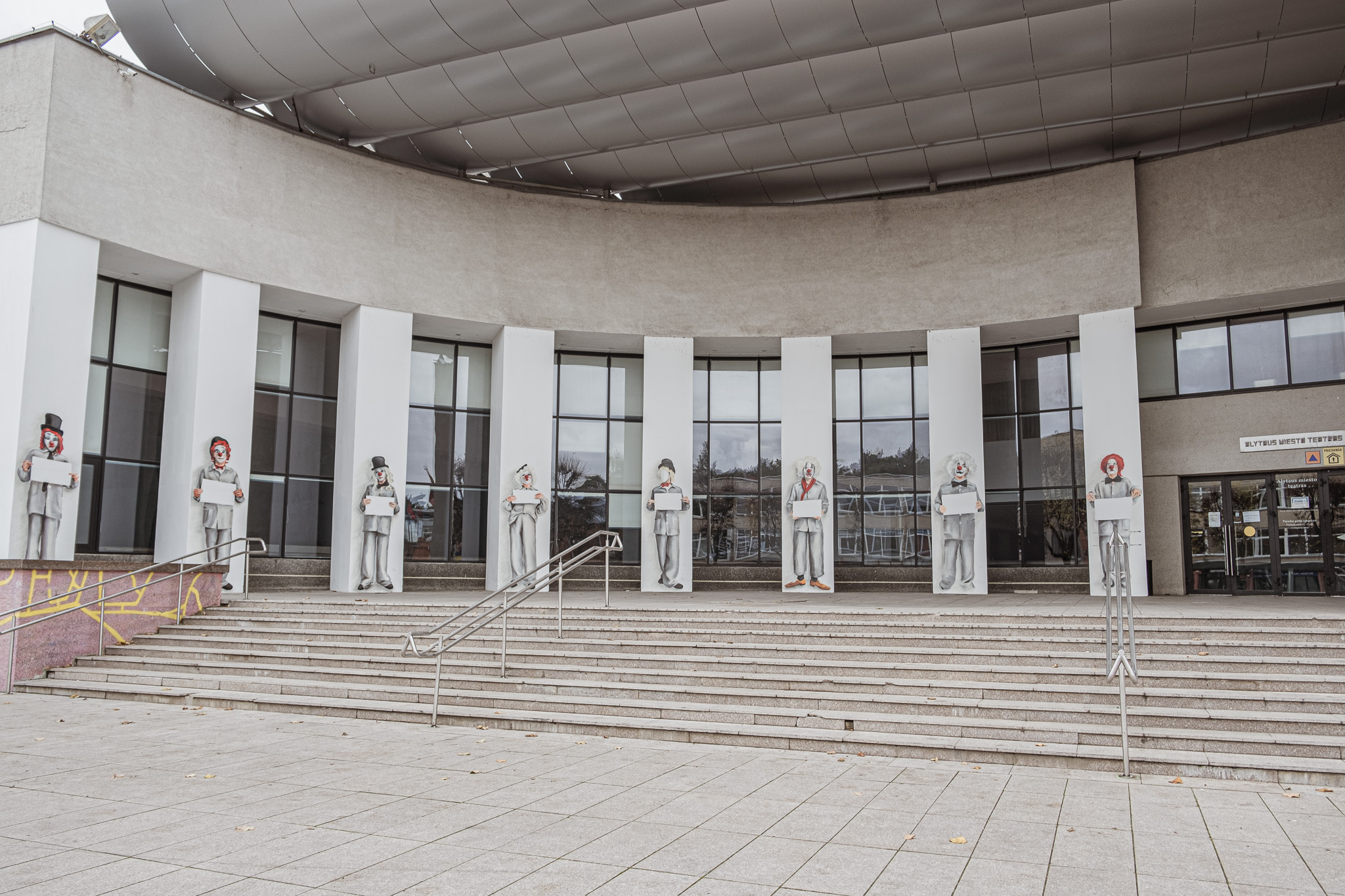 Aly­taus mies­to te­at­ras: iš bu­vu­sios vy­riau­sio­sios bu­hal­te ...