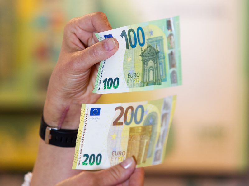 Padirbti pinigai – kaip juos atskirti ir nuo jų apsisaugoti? | Alytaus ...