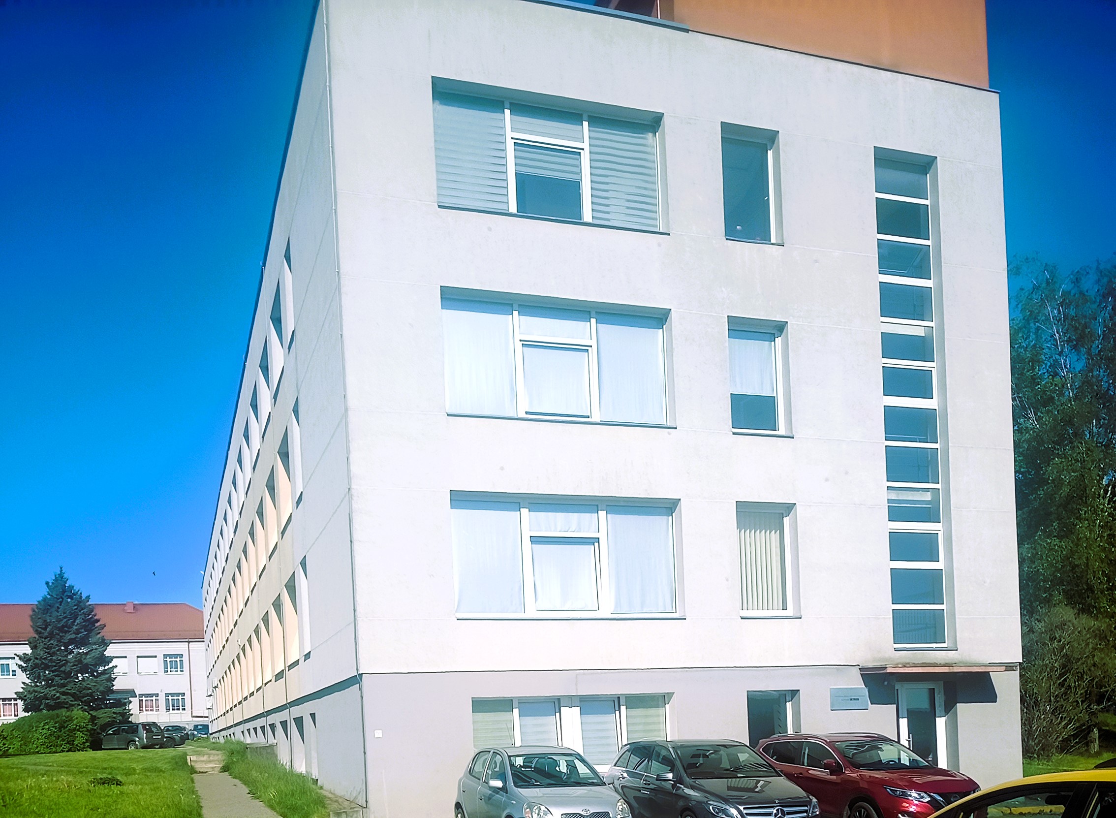 Val­džiai per­kir­pus įkur­tu­vių juos­te­lę, pa­čios įkur­tu­vės – po ...